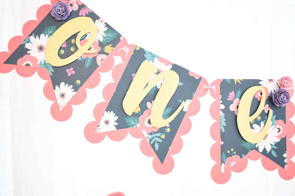 How to make an easy DIY Banner with Cricut - Craftara Creates